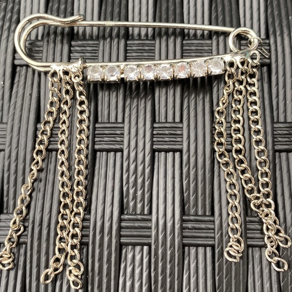 Jewelry | Vintage Y2k Chain And Rhinestone Pin | Poshmark